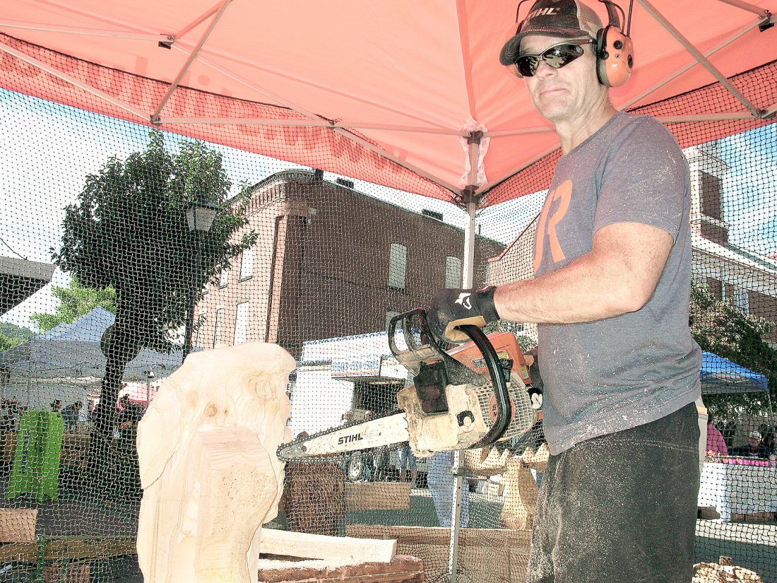 Wellsburg Applefest draws a crowd | News, Sports, Jobs - The Herald Star